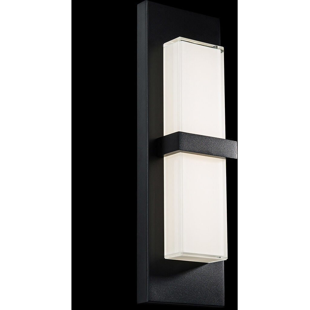 Bandeau Outdoor Wall Light in 3500K, dweLED